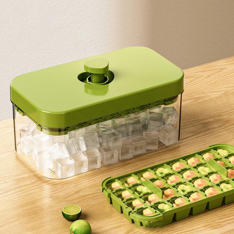 【高品質素材で安全安心】氷作る容器は食品グレードのPET+シリコン素材で作られており、健康で無臭です。BPAを含まず、安全で環境に優しく、あなたの健康を守ります。耐久性があり変形せず、頑丈な素材で繰り返し使用可能で、洗浄が簡単で手間がかかり...