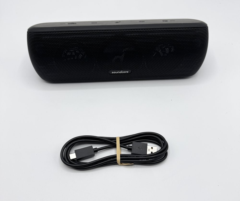 【除菌済】【付属品】本体、USBケーブルのみの出品です。【商品の状態】中古品に伴う多少の使用感はありますが、全体的に良好な状態です。【送料無料・発送】ご注文が確認出来次第提、携倉庫より迅速に発送致します。【動作確認】当店商品は新品と未使用品...