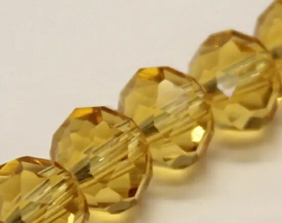 ガラスビーズ（タイヤ型、ミラーカット） 生産毎に色むらが生じやすくなっております。 掲載されるカラーと異なる場合があります。 入数：約32ケ（個数には誤差が生じます） サイズ：8mm