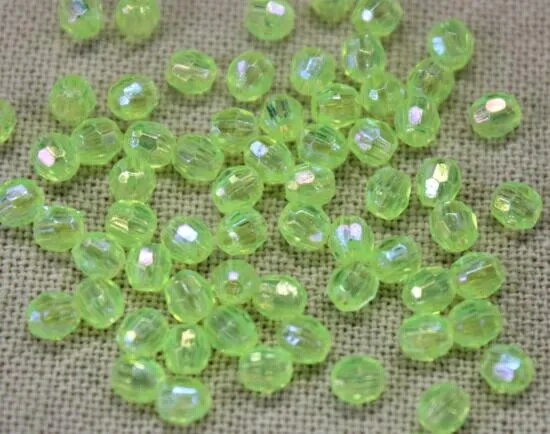 穴の大きさ：約1.8mm 素材：樹脂 入り数:：約200ケ サイズ：4mm