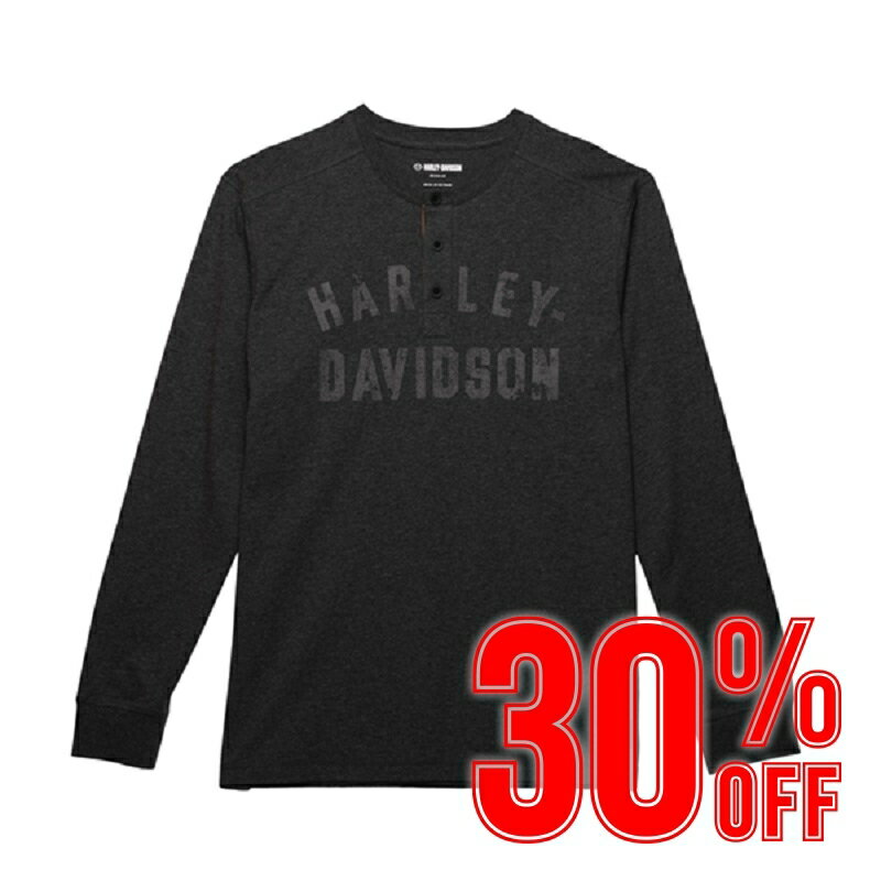 コットン100％のジャージー素材を使用し、快適な着心地を実現。胸にはHarley-Davidsonのロゴがプリントされている。グラフィックTシャツから離れたいときにも、このヘンリーならカジュアルに着こなせます。