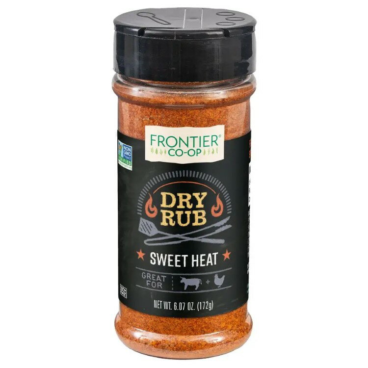 スモーキーでスパイシーな風味が特徴の Frontier Co-op Sweet Heat Dry Rub の力強い風味で、グリル料理にスパイスを効かせましょう。