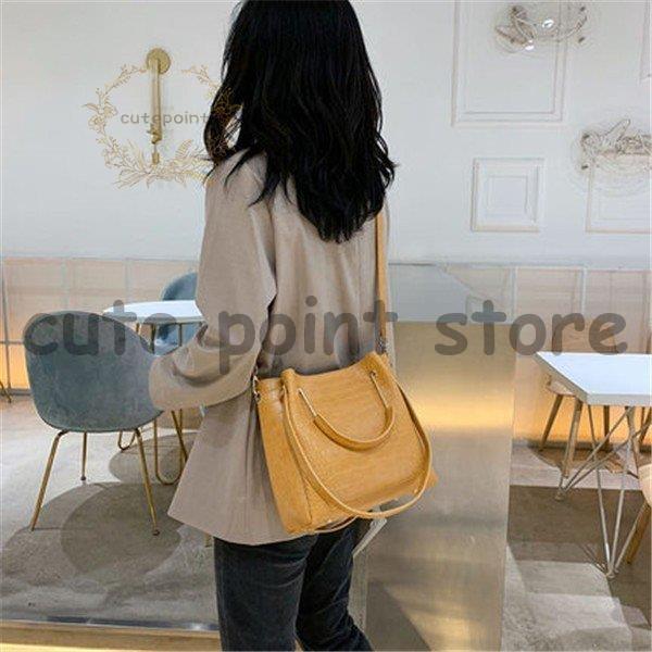 商品詳細：カラー：/グリーン/イー/ピンク/ブルー/コーヒー/ブラックサイズ：/フリーサイズ【商品説明】シンプルで様々なスタイルと相性抜群の軽量ハンドバッグ。洗練されたデザインと存在感は上品で大人の魅力を引き出してくれます。また上品でかっこ...