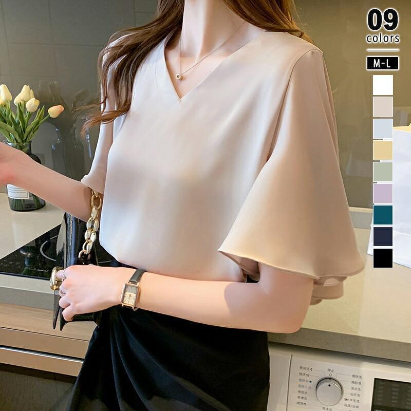 シフォンのとろみ感ある素材がきれいめ上品なシフォンブラウス?さらっと着やすく、Vネックがデコルテを綺麗見せ?動く度に揺れるボリュームたっぷりのフレアスリーブが大人の女性らしい雰囲気にしてくれます◎サイズM:着丈 62cm 袖丈 28cm 肩...