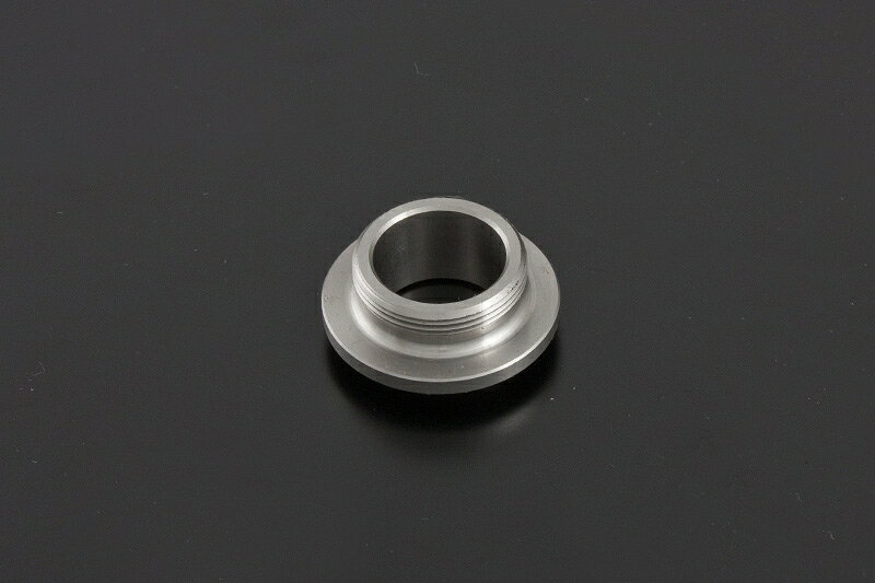 ■メーカー名：ピンゲル■メーカー品番：39-22A適合車種 汎用商品説明22mmのアダプターナットを使用するための溶接用アダプター。ガソリンタンクをリペアしたり新たにガソリンタンクを製作する際にあらかじめ取り付けておくと便利です。 ※画像注...