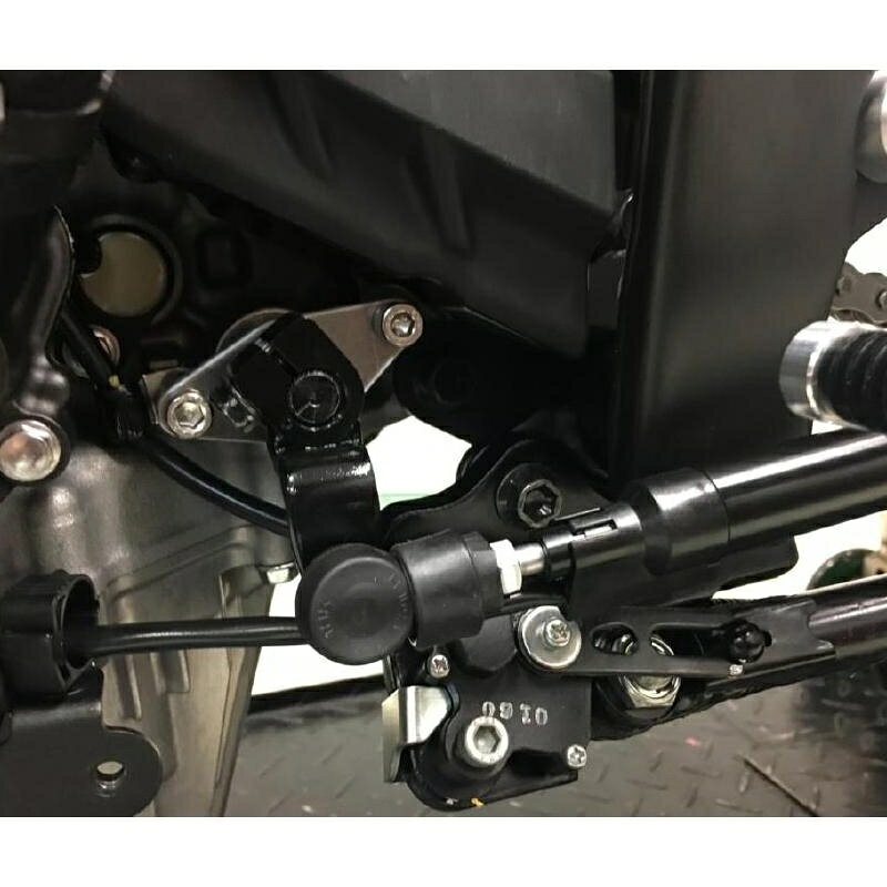 ■メーカー品番：193VZEK0064 ■JAN：4582215622834 ・適応車両：Ninja ZX-25R 20 4582215609620◆より一層確実なギヤチェンジのためのパーツです！ ◆チェンジシャフトをこのパーツで支えてやる...