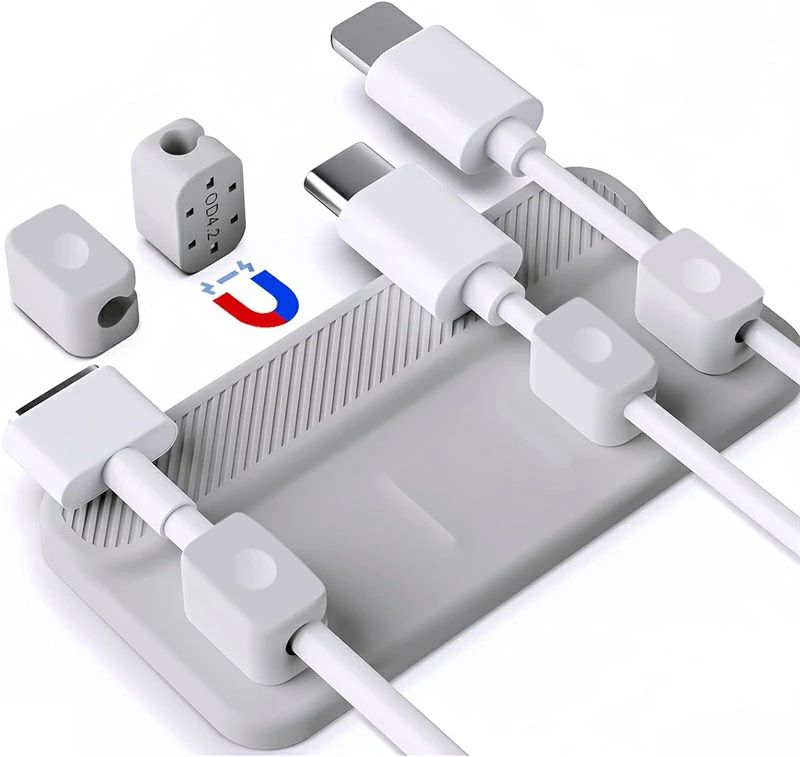【ケーブルホルダーマスター】マグネット式ケーブルホルダーが新登場！小さなキューブで、驚くほどの収納力を持ちます。デスクでも、車内でも、ベッドサイドテーブルでも、これがあれば、ポチッとした瞬間に、ごちゃごちゃした配線がすっきりと片付き、一日が...