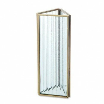 ※パッケージ、デザイン等は予告なく変更される場合があります。※画像はイメージです。商品タイトルと一致しない場合があります。真鍮とガラス、異素材の組み合わせが魅力的なフレームフラワーベースから新たに小さなサイズが仲間入り。数本のお花でも綺麗に...