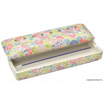 ※パッケージ、デザイン等は予告なく変更される場合があります。※画像はイメージです。商品タイトルと一致しない場合があります。線香皿です。サイズ幅163×奥行53×高さ34mm個装サイズ：19×8×5cm重量320g個装重量：340g素材・材質...