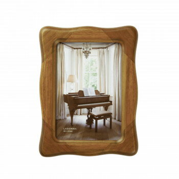 ※パッケージ、デザイン等は予告なく変更される場合があります。※画像はイメージです。商品タイトルと一致しない場合があります。波形のフォルムが印象的な木製フレーム。どんなテイストのお部屋にもマッチするので、ギフトにもぴったり。ギフトボックスに入...