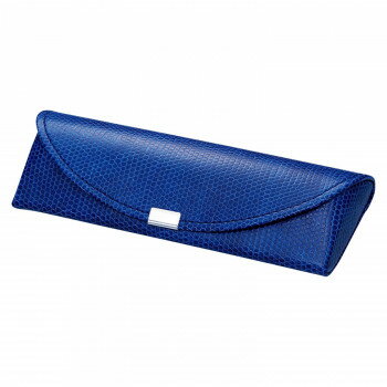 ※パッケージ、デザイン等は予告なく変更される場合があります。※画像はイメージです。商品タイトルと一致しない場合があります。シンプルなメガネケースです。サイズ内寸:約W150×D43×H20mm個装サイズ：5.8×20.0×8.7cm重量約4...