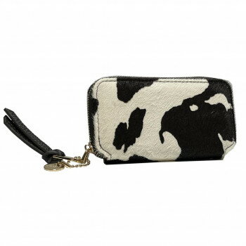 ※パッケージ、デザイン等は予告なく変更される場合があります。※画像はイメージです。商品タイトルと一致しない場合があります。高級感のあるハラコを使用した、アクセサリーポーチ。小さくても必要な物が沢山はいる。ひと味違う私のこだわりポーチ。整理整...