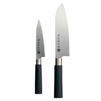 ※パッケージ、デザイン等は予告なく変更される場合があります。※画像はイメージです。商品タイトルと一致しない場合があります。従来の伝統的な和包丁の柄を水に強く、汚れにくく、衛生的な樹脂ハンドルにしました。サイズ三徳包丁:刃渡り:約17cm、ペ...