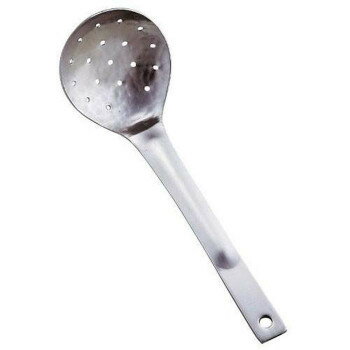 ※パッケージ、デザイン等は予告なく変更される場合があります。※画像はイメージです。商品タイトルと一致しない場合があります。アルミ素材に打ち出し模様を付いた杓子です。サイズ230×72mm個装サイズ：4×23×8cm重量個装重量：100g素材...