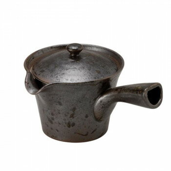 ※パッケージ、デザイン等は予告なく変更される場合があります。※画像はイメージです。商品タイトルと一致しない場合があります。楽らく急須です。サイズΦ11×W16.5×H10.5cm個装サイズ：13×17×10cm重量個装重量：1200g仕様容...