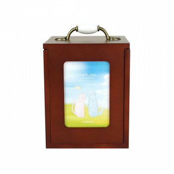 ※パッケージ、デザイン等は予告なく変更される場合があります。※画像はイメージです。商品タイトルと一致しない場合があります。前面がスライド式の扉のなっており、フォトフレームも兼用できるペット仏壇です。サイズ外寸:150×220×150mm(オ...