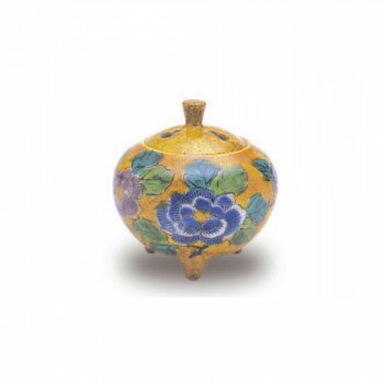 ※パッケージ、デザイン等は予告なく変更される場合があります。※画像はイメージです。商品タイトルと一致しない場合があります。華麗で重厚な五彩(赤・青・黄・紫・紺青)を基調にした上絵が特徴である九谷焼。美しい香炉です。サイズ80×85×80mm...