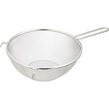 ※パッケージ、デザイン等は予告なく変更される場合があります。※画像はイメージです。商品タイトルと一致しない場合があります。丈夫で洗いやすいシンプルさと耐久性を極めたザルです。サイズ外寸:濾し部:直径220×H86mm、柄:130mm個装サイ...