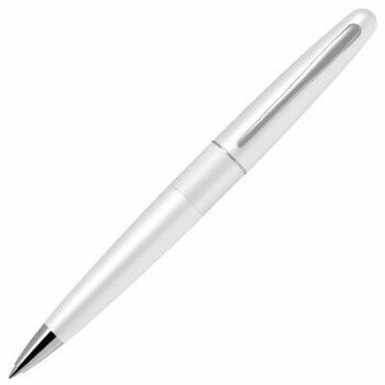 ※パッケージ、デザイン等は予告なく変更される場合があります。※画像はイメージです。商品タイトルと一致しない場合があります。まるで繭のように美しい曲線で構成されたでデザインが特徴の油性ボールペンです。太めの軸径と程よい重量感が手のひらにしっく...