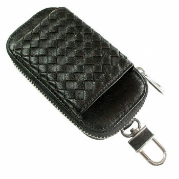 ※パッケージ、デザイン等は予告なく変更される場合があります。※画像はイメージです。商品タイトルと一致しない場合があります。カラビナ付きで、ジーンズやカバン等に引っかけられます。サイズ約横60×縦120×マチ20mm、タバコ入れ部分:約横55...