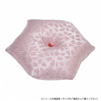 ※パッケージ、デザイン等は予告なく変更される場合があります。※画像はイメージです。商品タイトルと一致しない場合があります。2.5寸サイズで、綺麗な柄が施されたビーズ付の薄型六角布団です。サイズ2.5寸:奥行80×幅80×高さ10mm個装サイ...
