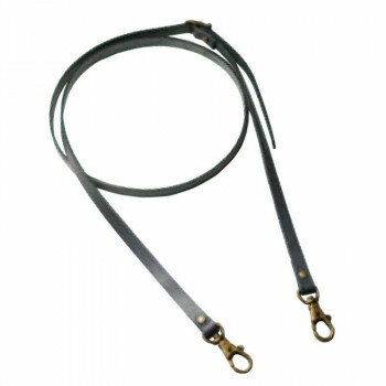 ※パッケージ、デザイン等は予告なく変更される場合があります。※画像はイメージです。商品タイトルと一致しない場合があります。本革を使用した15mm幅のショルダーです。長さ調節可能な美錠付き。使うほどに柔らかく手に馴染んできます。金具はアンティ...