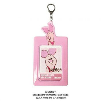 ※パッケージ、デザイン等は予告なく変更される場合があります。※画像はイメージです。商品タイトルと一致しない場合があります。ディズニーのインスタントフォトキーホルダーシリーズに「くまのプーさん」よりプーが登場です。お気に入りの写真やカードを入...
