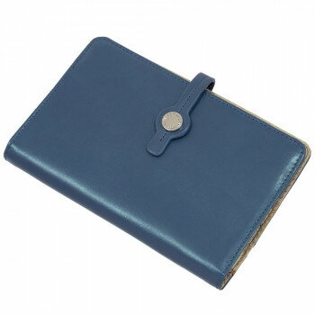 ※パッケージ、デザイン等は予告なく変更される場合があります。※画像はイメージです。商品タイトルと一致しない場合があります。見開き全面の大きなファスナーポケット付きなので、パスポートケースや通帳ケース、母子手帳ケースとしてもお使いいただけます...