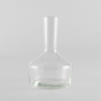 ※パッケージ、デザイン等は予告なく変更される場合があります。※画像はイメージです。商品タイトルと一致しない場合があります。スタイリッシュなデザインが上品な印象を与えてくれます。水やワイン、ジュース等さまざまな飲み物のカラフェとして、食卓に置...