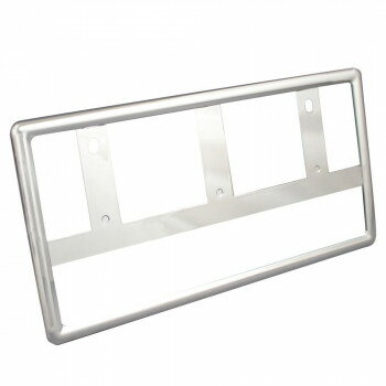 ※パッケージ、デザイン等は予告なく変更される場合があります。※画像はイメージです。商品タイトルと一致しない場合があります。高級感のあるクロームメッキ仕上げです。普通乗用車のフロント、軽自動車の前後(リアプレート固定ステーが無い場合)のナンバ...