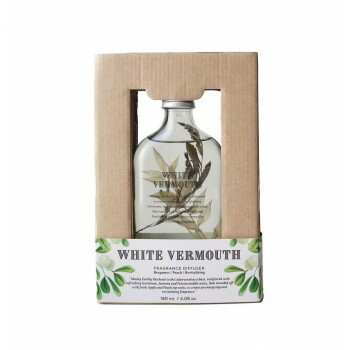 ※パッケージ、デザイン等は予告なく変更される場合があります。※画像はイメージです。商品タイトルと一致しない場合があります。植物が美しいアクセントを与え、フレッシュなフルーツやハーブ、芳醇なお花の香りがバランス良く香ります。自然体でほどよく力...