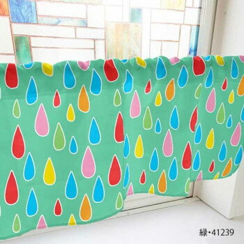 ※パッケージ、デザイン等は予告なく変更される場合があります。※画像はイメージです。商品タイトルと一致しない場合があります。雨粒がカラフルに描かれたおしゃれなカフェカーテンです。※北海道・沖縄・離島は別途送料をいただきます。※受注生産品のため...