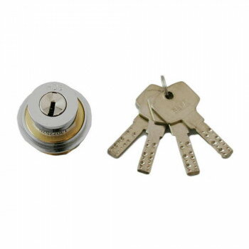 ※パッケージ、デザイン等は予告なく変更される場合があります。※画像はイメージです。商品タイトルと一致しない場合があります。鍵が4本付属した取替シリンダーです。サイズ個装サイズ：5×13×15cm重量個装重量：290g生産国日本広告文責:株式...