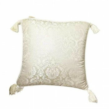 ※パッケージ、デザイン等は予告なく変更される場合があります。※画像はイメージです。商品タイトルと一致しない場合があります。ダマスク模様とストライプのコンビネーションは、洗練された上質感が漂います。タッセルを使いエレガントなデザインと実用性を...