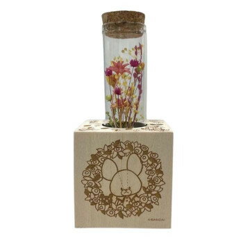 ※パッケージ、デザイン等は予告なく変更される場合があります。※画像はイメージです。商品タイトルと一致しない場合があります。くまのがっこうの一輪立てです。ギフトにもおすすめです。サイズH17×W7×D7cm個装サイズ：7.0×7.0×17.0...