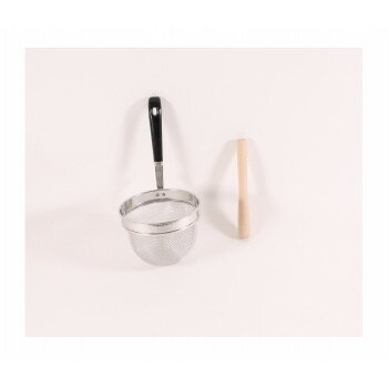 ※パッケージ、デザイン等は予告なく変更される場合があります。※画像はイメージです。商品タイトルと一致しない場合があります。18メッシュ仕様で使いやすい。手軽なみそこし。サイズφ120×100mm個装サイズ：15×13×13cm重量152g個...