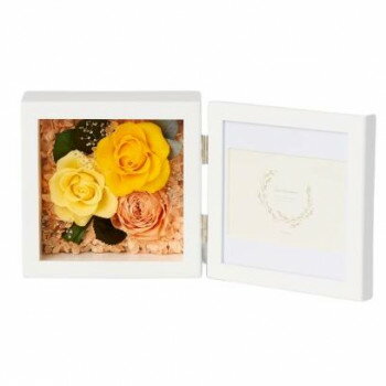 ※パッケージ、デザイン等は予告なく変更される場合があります。※画像はイメージです。商品タイトルと一致しない場合があります。バラの美しさ際立つフレームアレンジメントです。※L版の写真やカードが入ります。※Jours heureux … 幸せな...