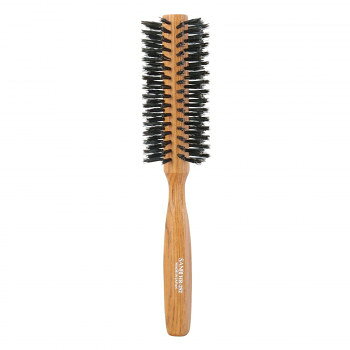 ※パッケージ、デザイン等は予告なく変更される場合があります。※画像はイメージです。商品タイトルと一致しない場合があります。幾年月の試行錯誤から誕生した先丸加工は毛の先を丸くし、髪や頭皮への負担を軽減します。サンビーは、これまでロールブラシで...