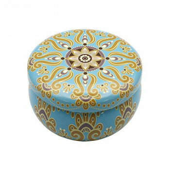 ※パッケージ、デザイン等は予告なく変更される場合があります。※画像はイメージです。商品タイトルと一致しない場合があります。缶入りの可愛いフレグランスキャンドルが登場。パッケージもオシャレで気分が上がるアイテム。おうちでのリラックスタイムやギ...