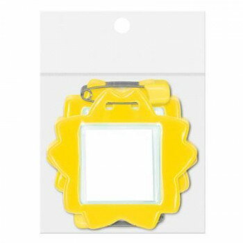 ※パッケージ、デザイン等は予告なく変更される場合があります。※画像はイメージです。商品タイトルと一致しない場合があります。桜型の学童用名札です。サイズ外径寸法:縦66×横70mm、中紙寸法:縦34×横32mm個装サイズ：12×9×3cm重量...