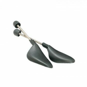 ※パッケージ、デザイン等は予告なく変更される場合があります。※画像はイメージです。商品タイトルと一致しない場合があります。脱いだままの靴、雨に濡れた靴をそのままにしておくと形が崩れる原因にもなります。スプリングタイプのフリーサイズの紳士靴用...