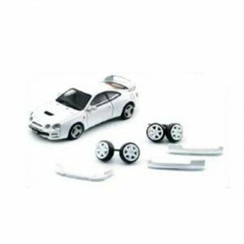 ※パッケージ、デザイン等は予告なく変更される場合があります。※画像はイメージです。商品タイトルと一致しない場合があります。ホワイトボディが印象的な、精密に再現された右ハンドル仕様のラリーカーです。サイズ個装サイズ：14.0×8.0×6.0c...