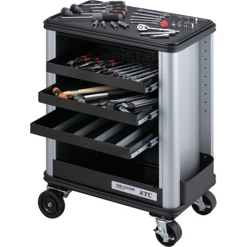 《メーカー》京都機械工具（株）《品番》SK7006C《特長》●スタイリッシュなワゴン、ツールステーションシリーズを採用した工具セットです。●機能性とデザイン性を極めたツールステーションに、実用性に優れたツールをセレクトしました。●自動車整備...