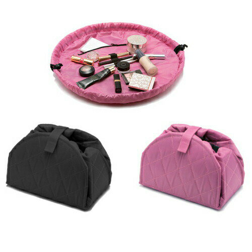 ※使用画像はイメージ画像です。 ※パッケージ、デザイン等が予告なく変更される場合がございます。 商品名 コンパクト収納メイクポーチ　パクト 商品カラー ピンク/ブラック 商品サイズ ポーチの状態：約幅19×高さ14×11cm 広げた状態：約...