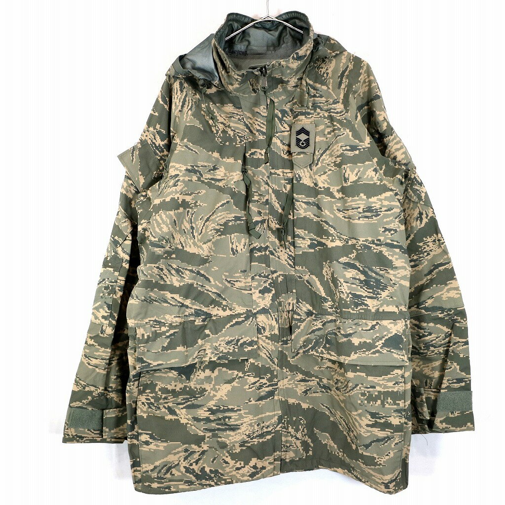 DESCRIPTION ブランド/米軍実物 U.S.AIRFORCE USAF サイズ【サイズ】-- 表記無し(≒ L相当 )【実寸】 着丈：約80cm身幅：約63cm裄丈：約88cm袖下丈：約65cm 主な素材表地 : ナイロン 色グレー...