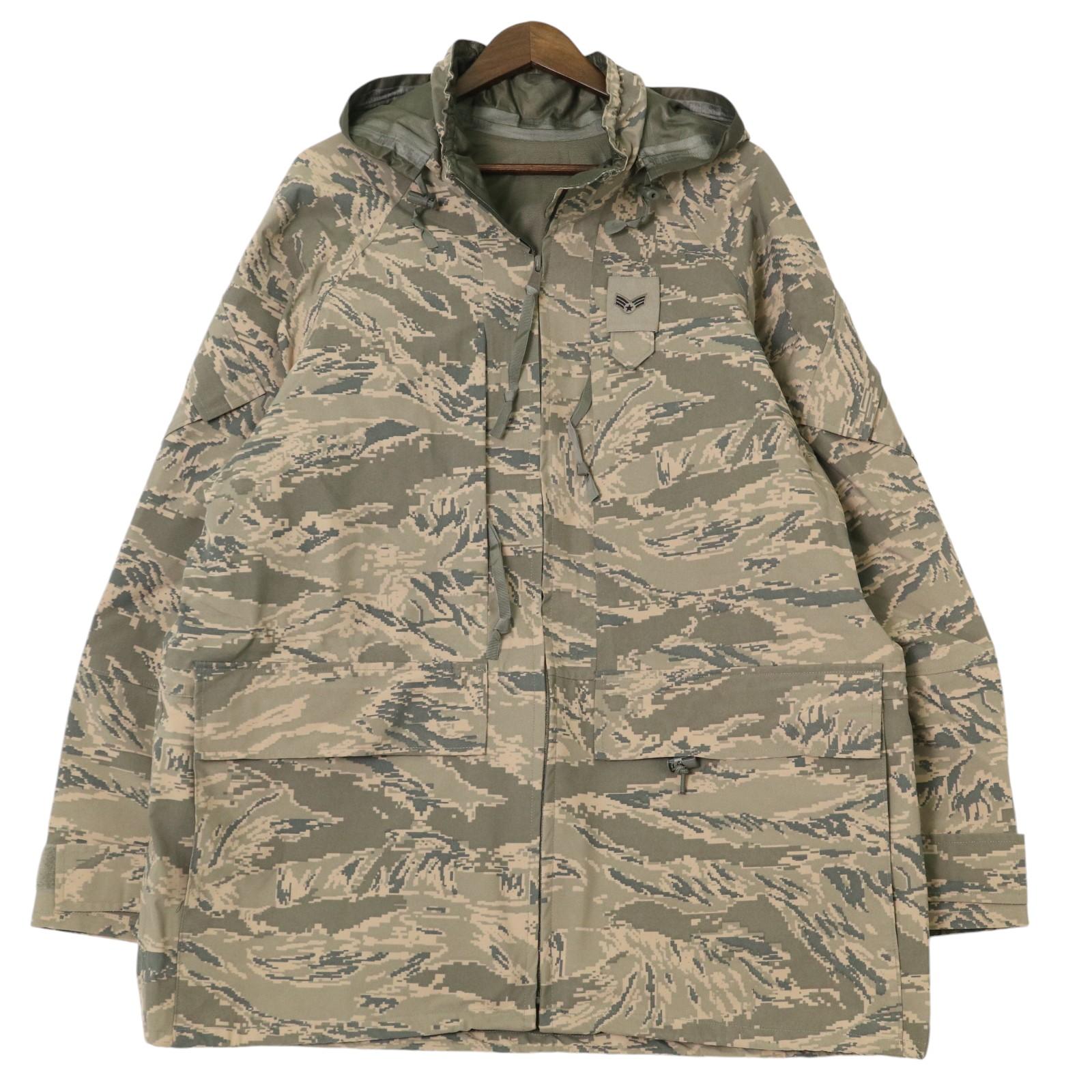 DESCRIPTION ブランド/米軍実物 U.S.AIRFORCE USAF サイズ【サイズ】LARGE LONG【実寸】 着丈：約82cm身幅：約70cm裄丈：約97cm 主な素材表地 : ナイロン 色セージグリーン 仕様 00年代20...