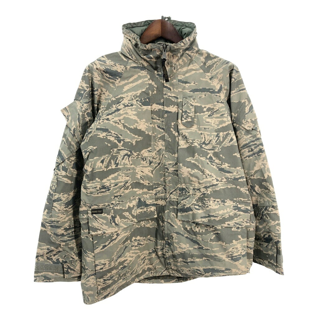 DESCRIPTION ブランド/米軍実物 U.S.AIRFORCE USAF サイズ【サイズ】MEDIUM REGULAR【実寸】 着丈：約68cm身幅：約65cm裄丈：約85cm袖下丈：約66cm 主な素材表地 : ナイロン 色グリーン...