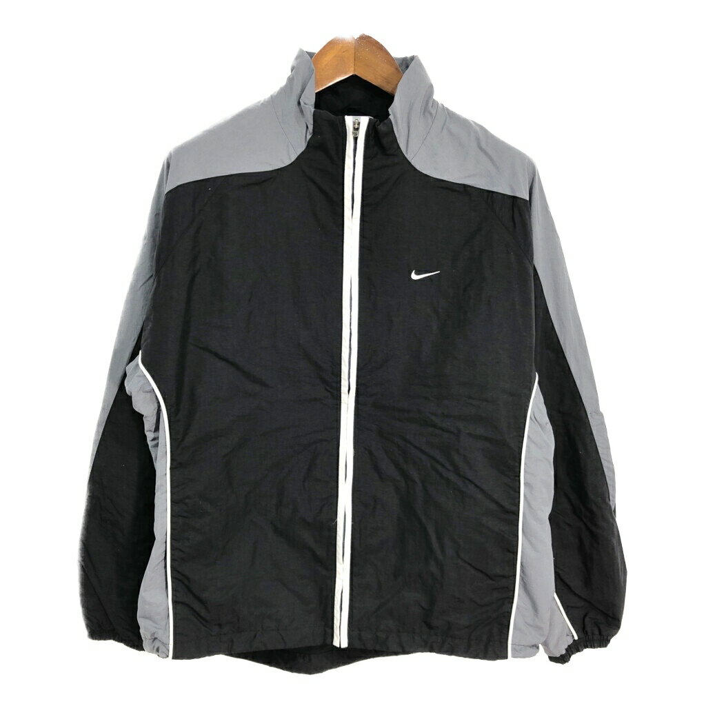 DESCRIPTION ブランドNIKE/ナイキ サイズ【サイズ】L【実寸】 着丈：約74cm身幅：約63cm裄丈：約91cm袖下丈：約54cm 主な素材表地 : ナイロン裏地 : ポリエステル 色ブラック 仕様 00年代スポーツ 状態 汚...