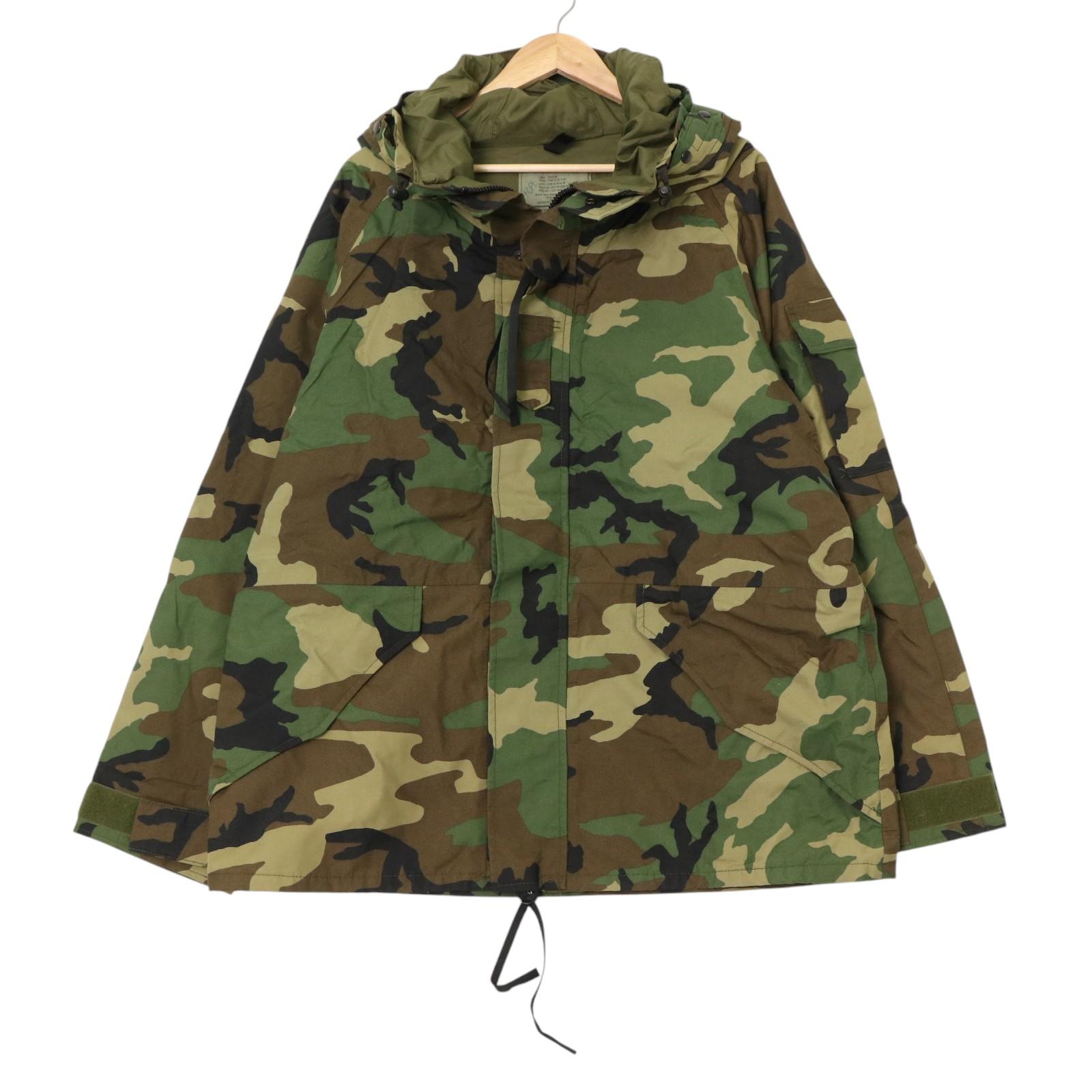 DESCRIPTION ブランド/米軍実物 U.S.ARMY サイズ【サイズ】LARGE REGULAR【実寸】 着丈：約75cm身幅：約66cm裄丈：約96cm 主な素材表地 : ナイロン 色グリーン 仕様 90年代1996年フードドロー...