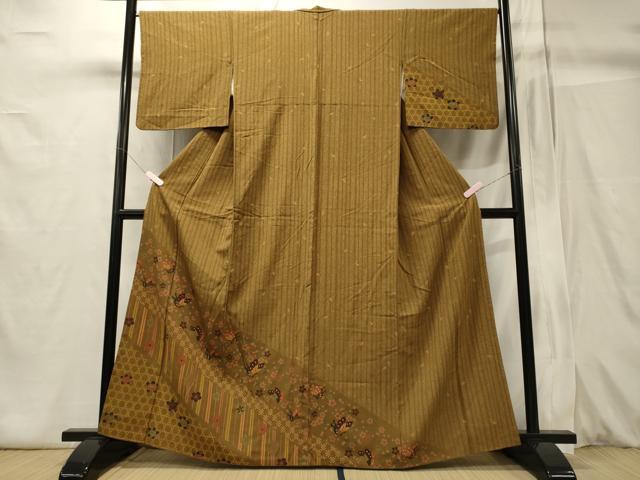 ■■■　サイズ　■■■ 身丈 162cm（肩から） 裄丈 67cm 袖丈 46cm　縫込み 6cm 袖幅 35cm 前幅 24cm 後幅 31cm 着物縫いこみ 内揚げ 0cm 裄 お袖側 約2cm　身頃側 約2cm ■■■　商品詳細　■■...